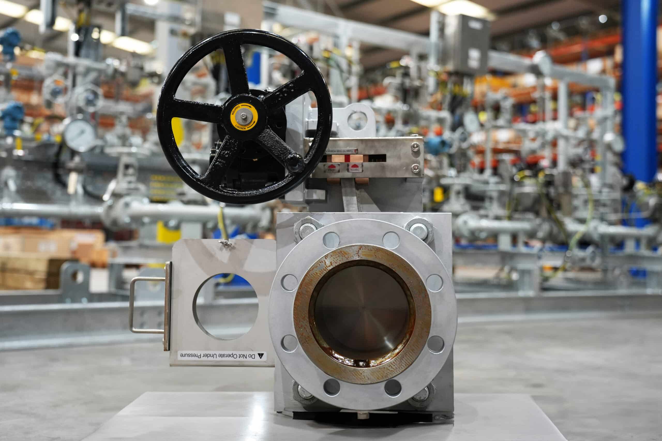 Line Blind Valves In Terms Of Functionality & Applications